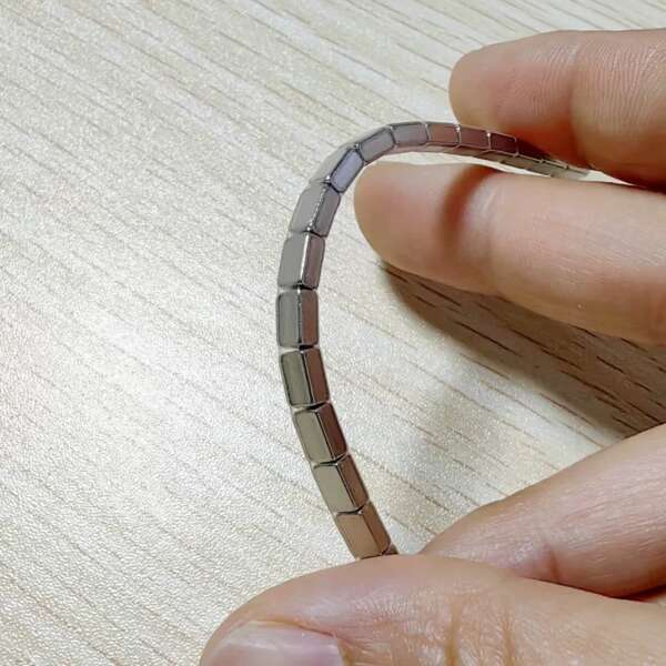 Hidden Magnets » Richarms