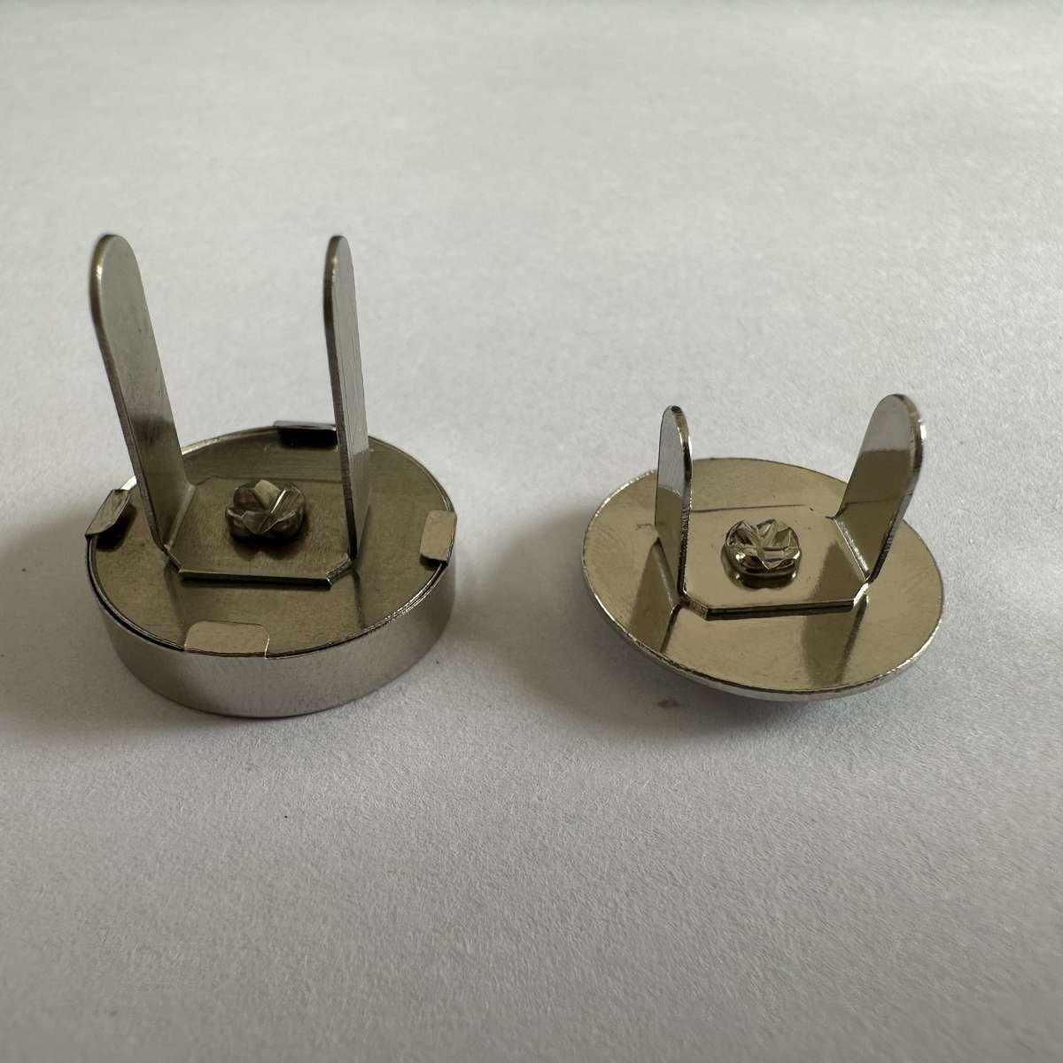 Magnetic Snaps » Richarms